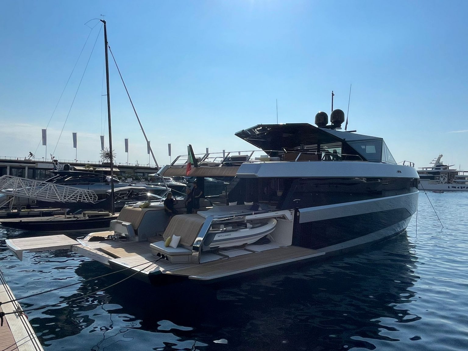 New Concept Luxury Yacht WALLY 200 (88ft8inch)27.03m｜ LYUCOMPANY CO LTD ...